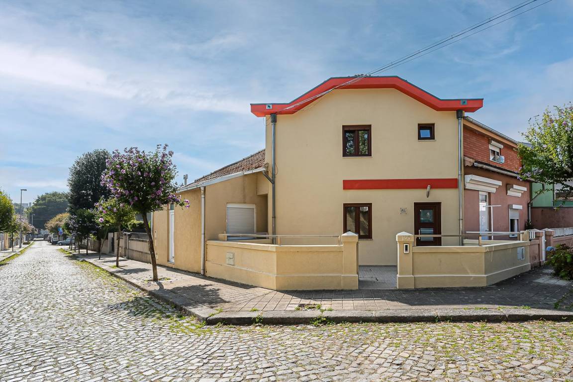 86 M² House ∙ 3 Bedrooms ∙ 4 Guests - Porto