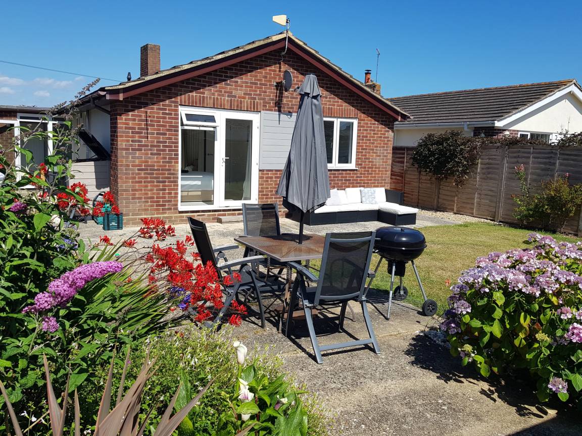 Cottage ∙ 3 Bedrooms ∙ 6 Guests - Selsey