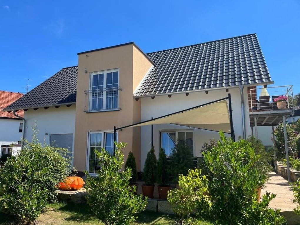 100 M² Ferienwohnung ∙ 2 Schlafzimmer ∙ 4 Gäste - Bad Liebenstein