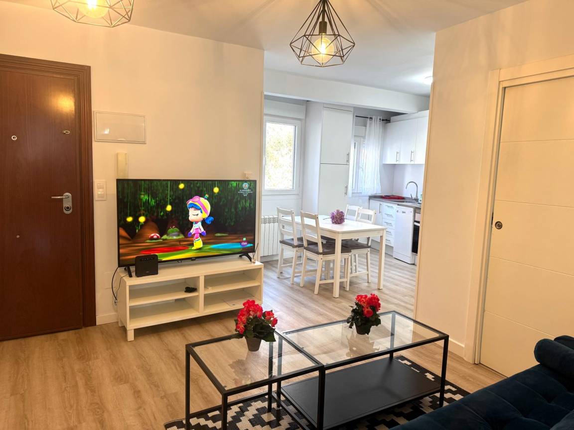 65 M² Ferienwohnung ∙ 2 Schlafzimmer ∙ 4 Gäste - Santander