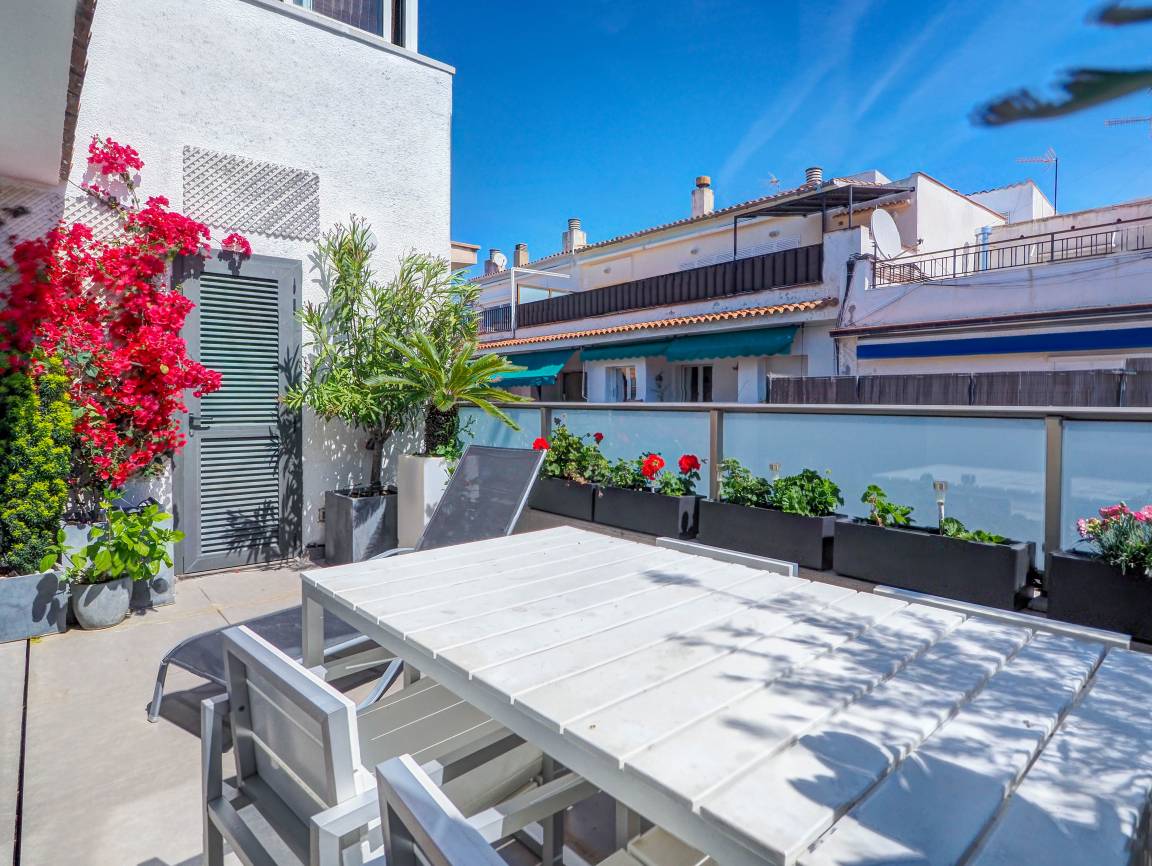 80 평방 미터 아파트  ∙ 침실 2개 ∙ 게스트 4명 - 시제스