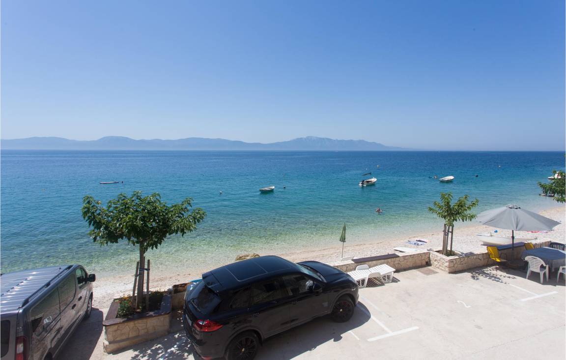 85 M² House ∙ 2 Bedrooms ∙ 8 Guests - Drvenik