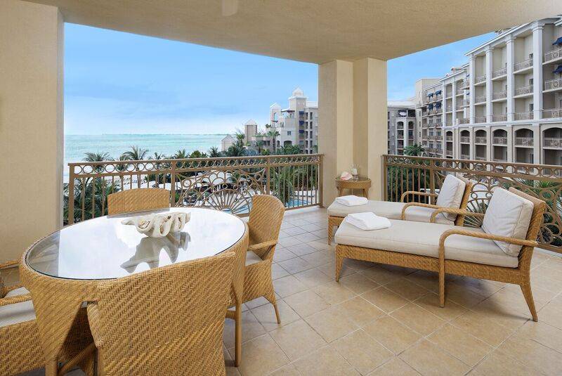 287 M² Apartment ∙ 3 Bedrooms ∙ 6 Guests - West Bay