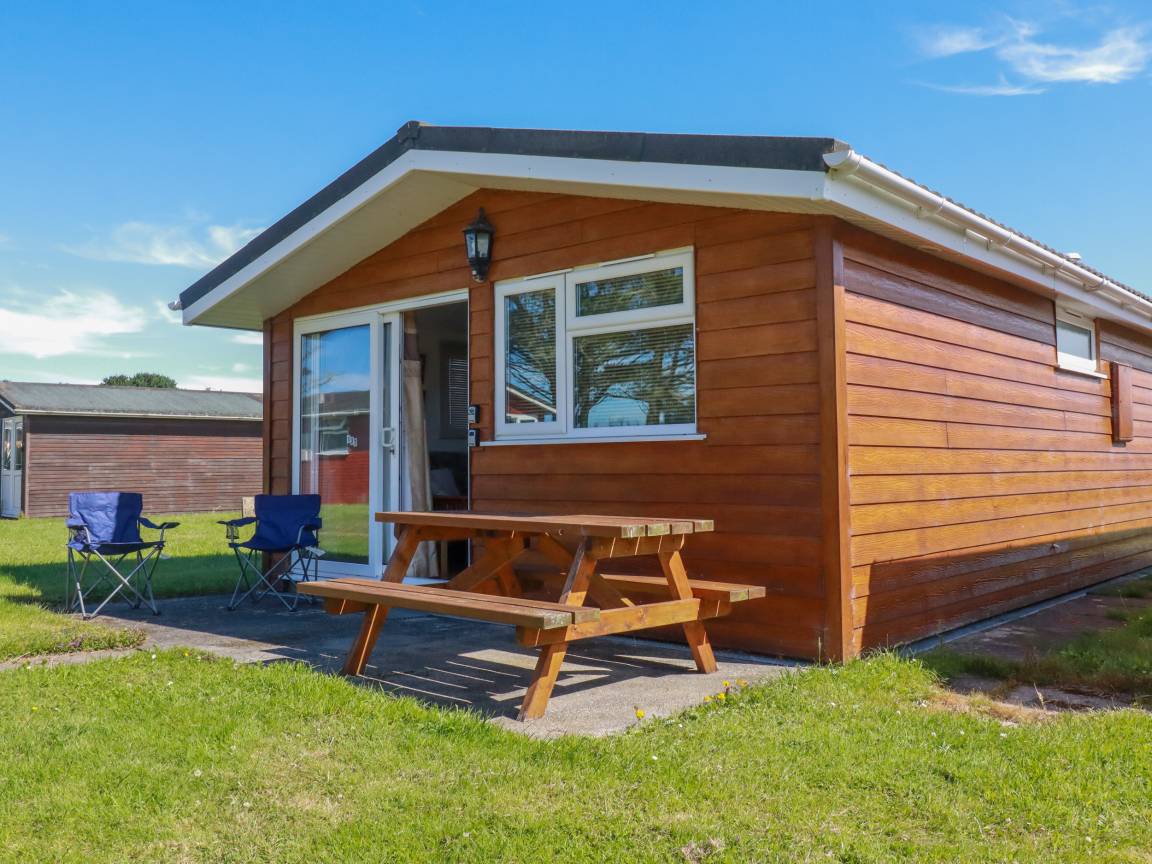 Cottage ∙ 2 Bedrooms ∙ 4 Guests - Constantine Bay