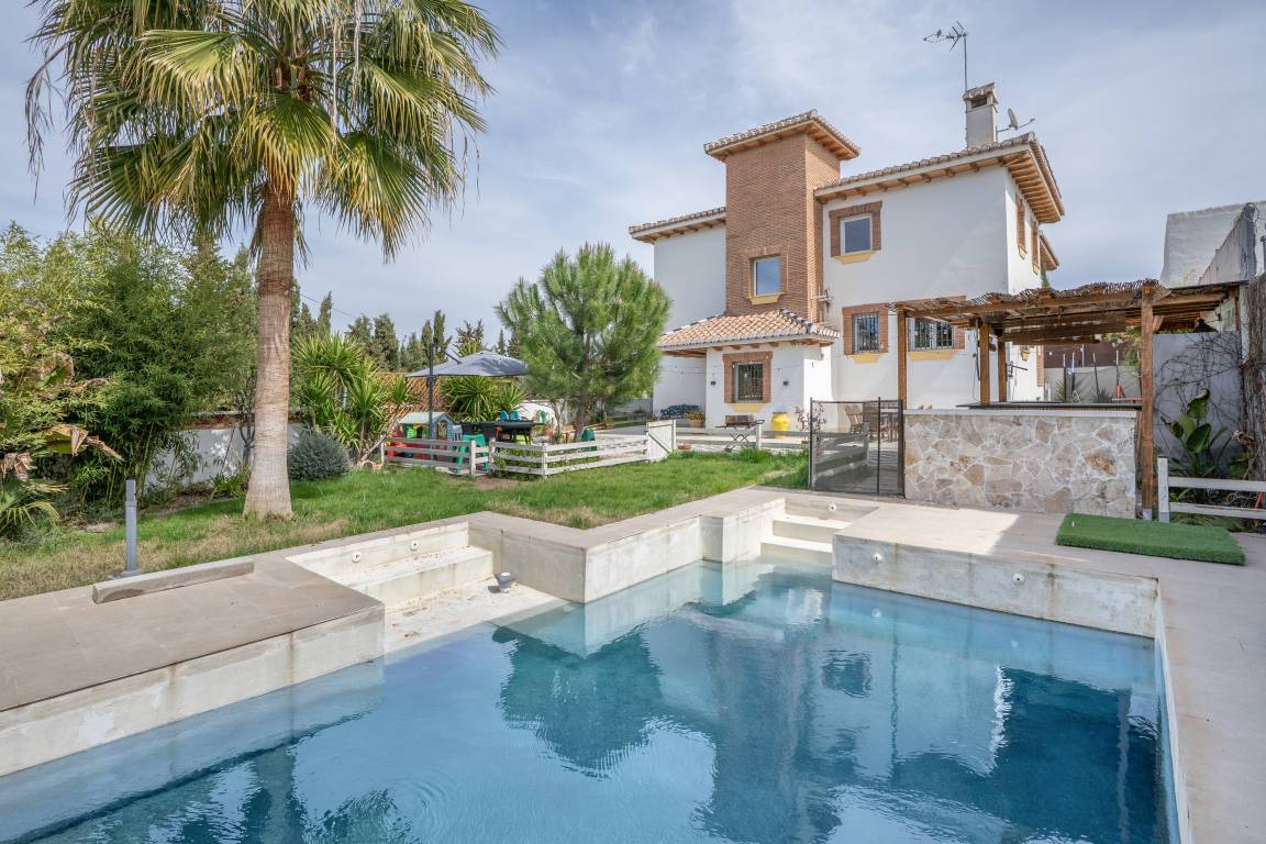 200 M² Maison De Vacances ∙ 4 Chambres ∙ 7 Personnes - La Zubia