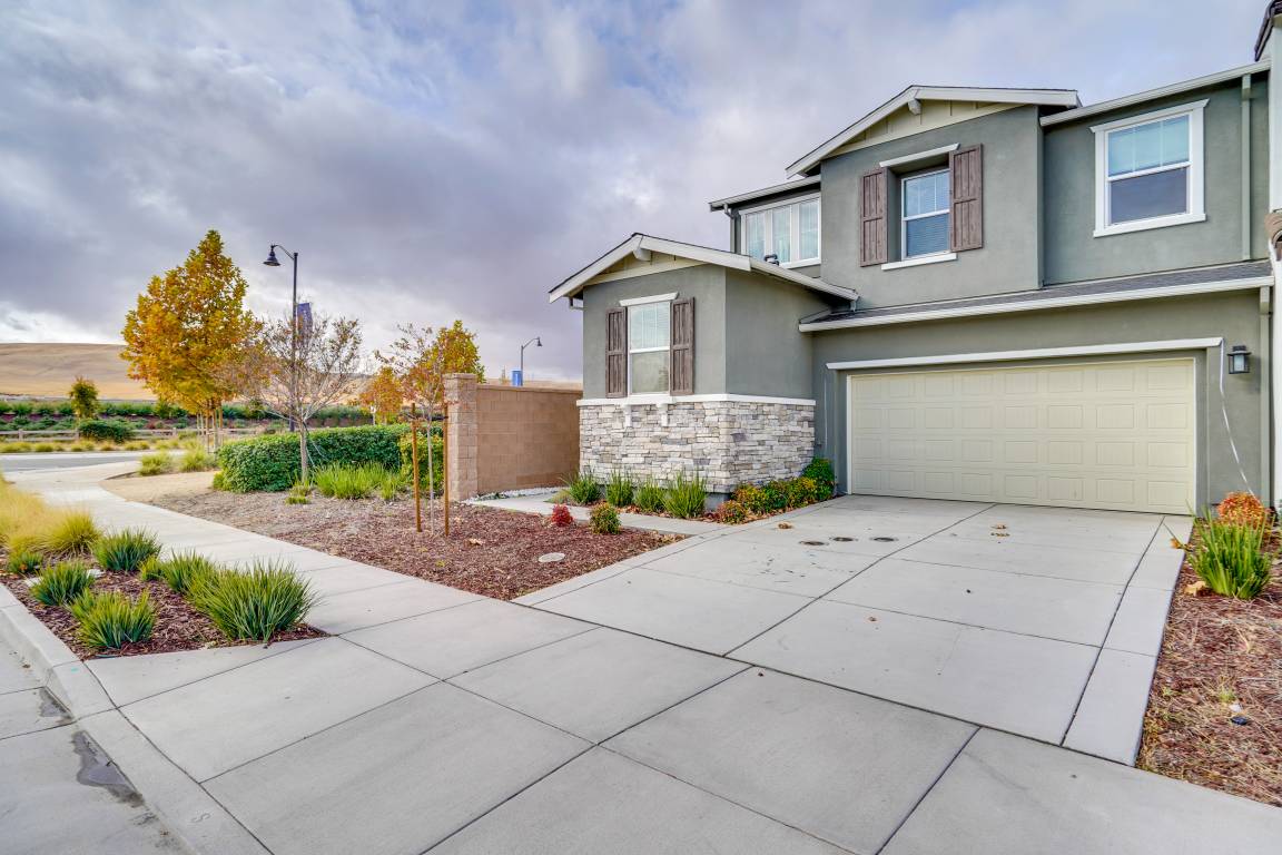 173 M² House ∙ 3 Bedrooms ∙ 5 Guests - Tracy, CA