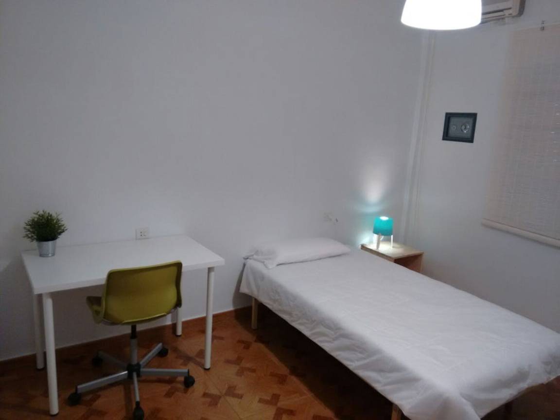 Habitación Compartida ∙ 1 Habitación ∙ 4 Huéspedes - Murcia