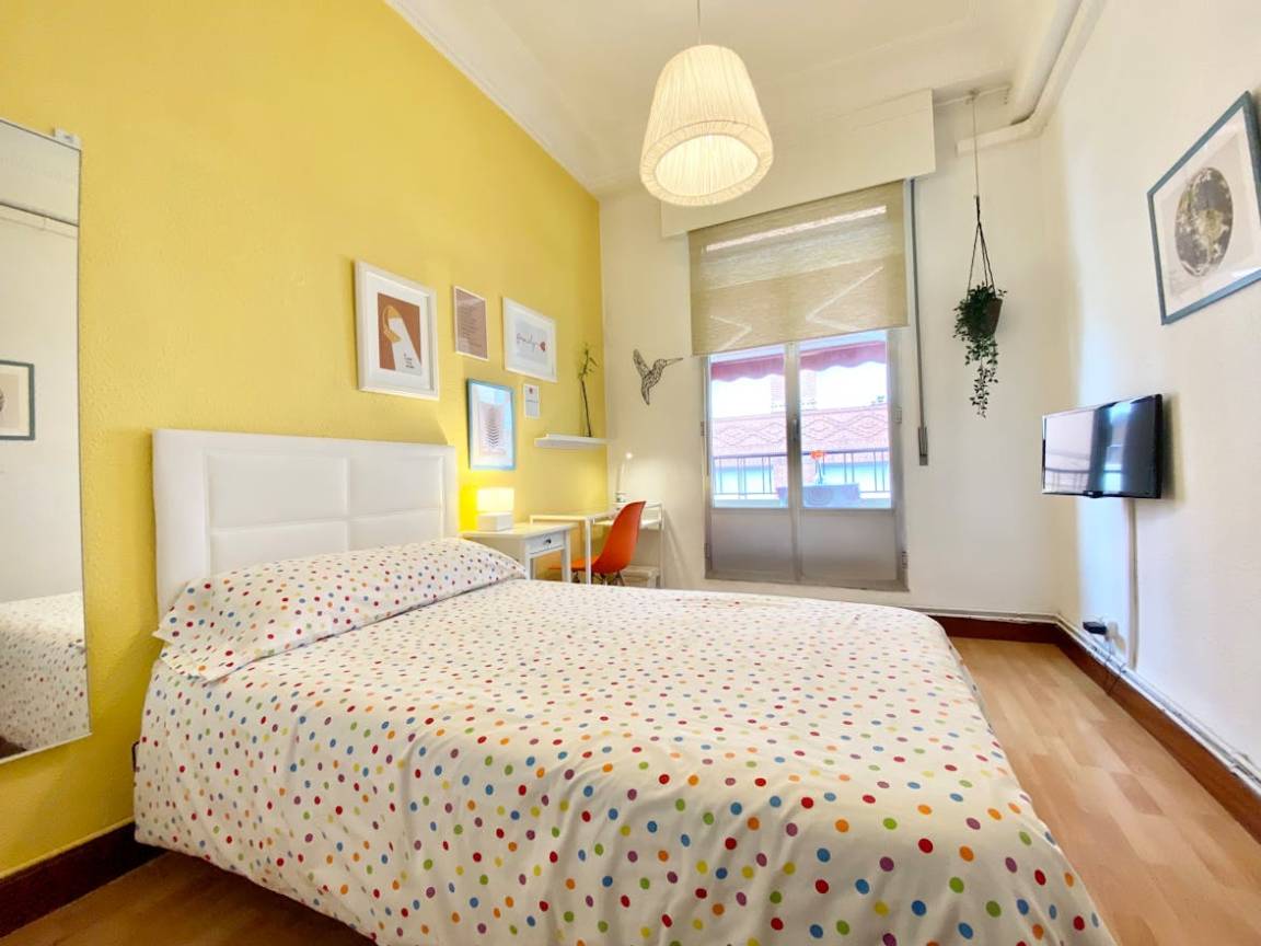 140 M² Private Room ∙ 1 Bedroom ∙ 1 Guest - Bilbao
