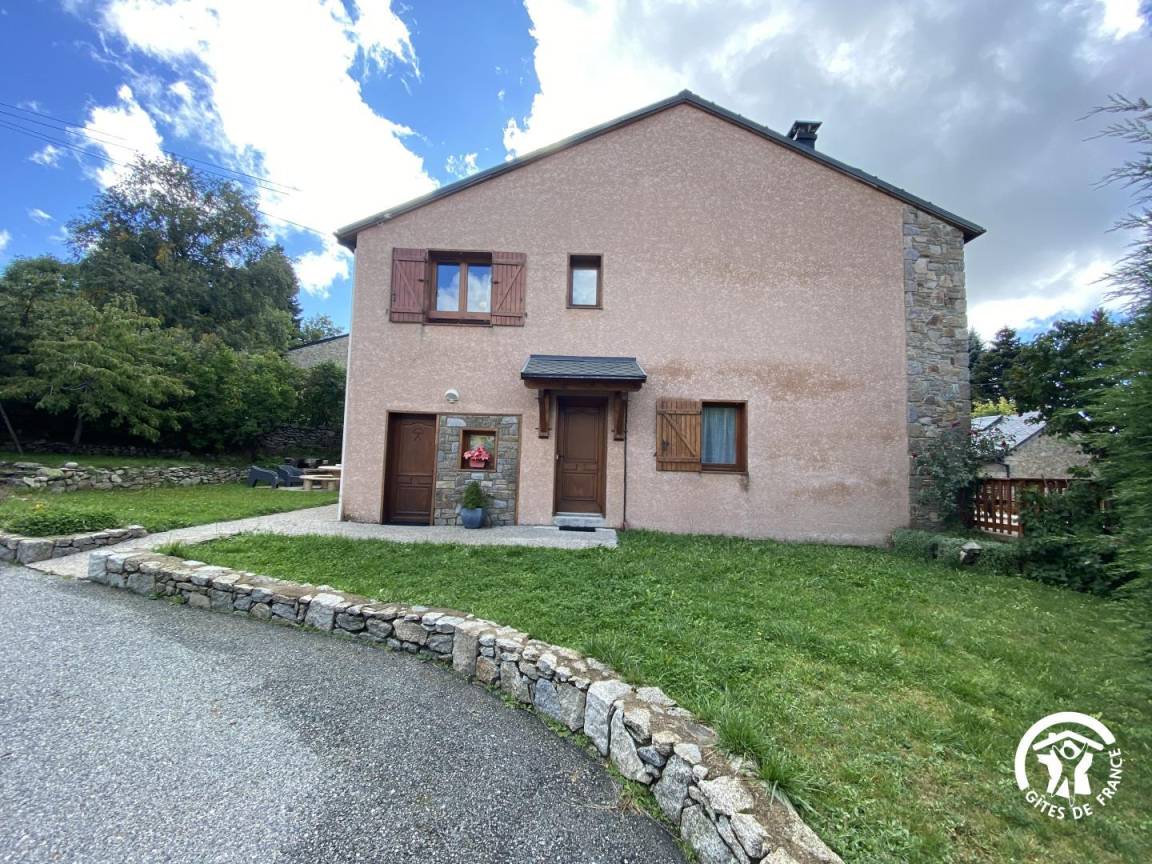 95 M² Gîte ∙ 3 Chambres ∙ 6 Personnes - Saillagouse