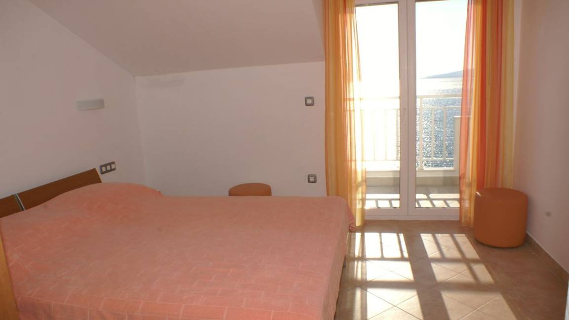 24 M² Hôtel ∙ 1 Chambre ∙ 3 Personnes - Podaca