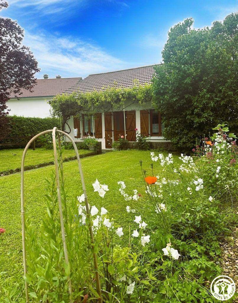 80 M² Gîte ∙ 2 Chambres ∙ 5 Personnes - Ain