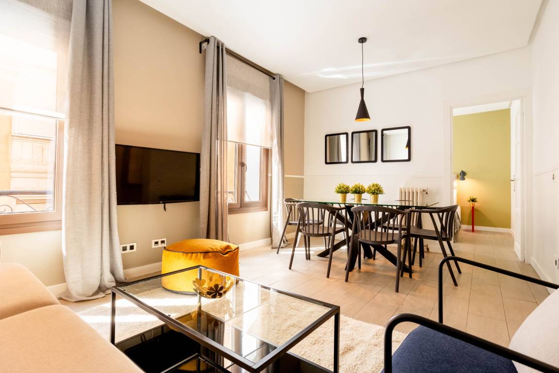 85 M² Apartment ∙ 3 Bedrooms ∙ 8 Guests - Madrid
