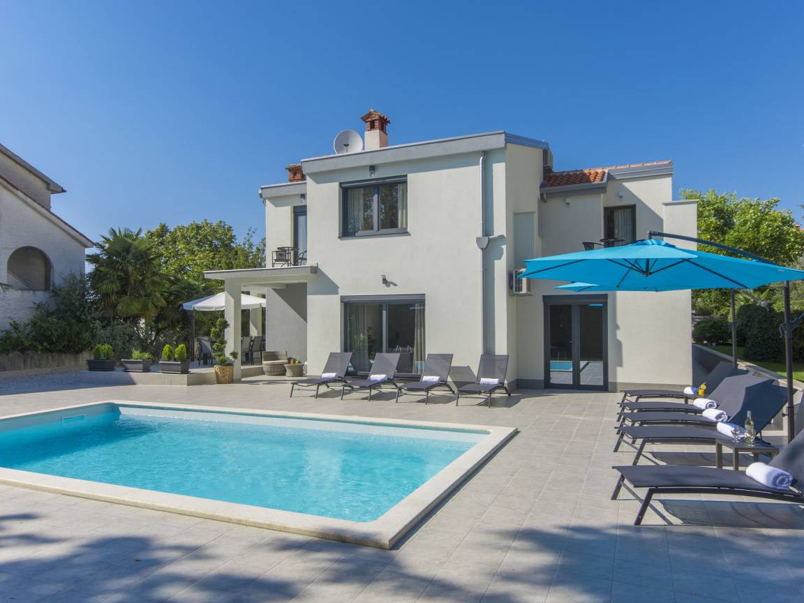 248 M² House ∙ 1 Bedroom ∙ 9 Guests - Poreč