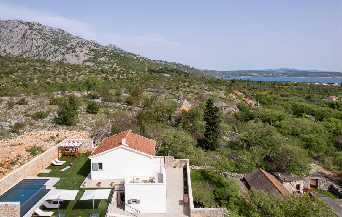 170 M² House ∙ 3 Bedrooms ∙ 8 Guests - Starigrad