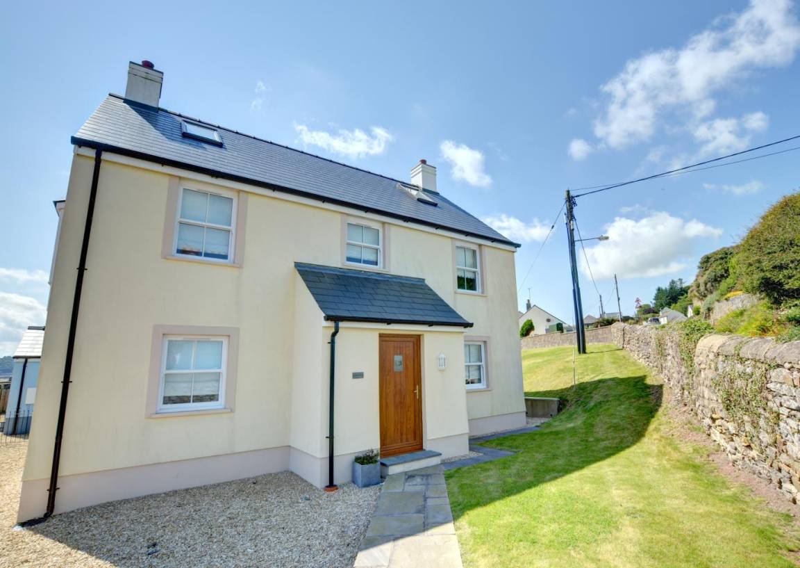 Cottage ∙ 5 Bedrooms ∙ 10 Guests - Tenby