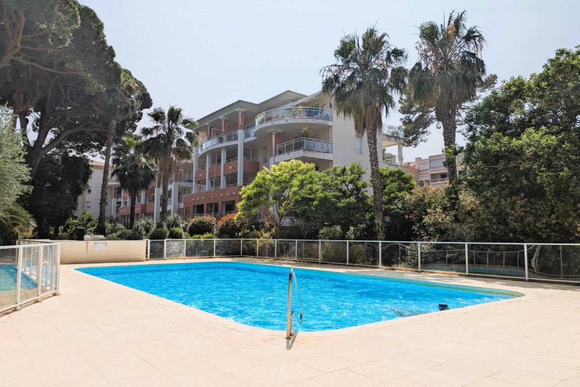 70 M² Appartement ∙ 2 Chambres ∙ 6 Personnes - ibis Thalassa Hyeres Plage