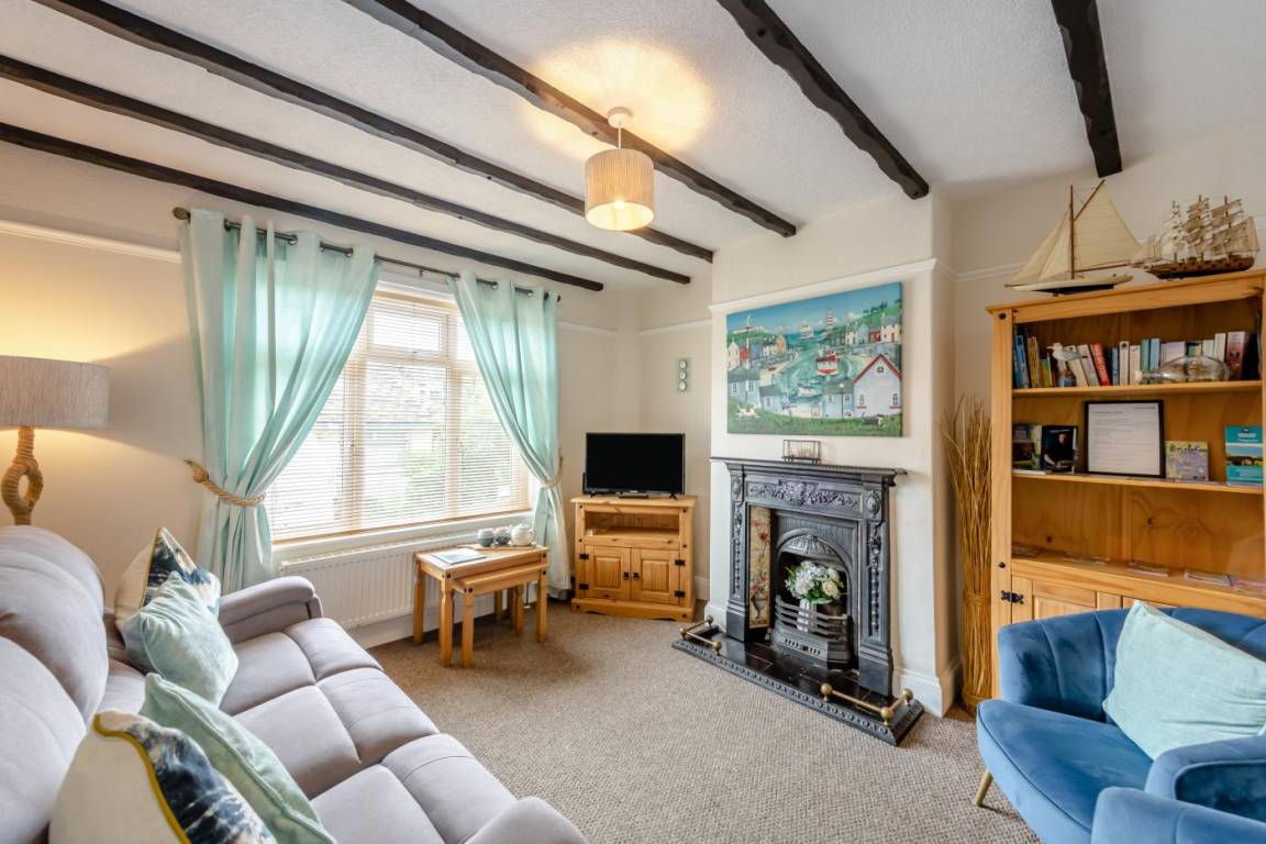 Cottage ∙ 3 Bedrooms ∙ 6 Guests - Dartmouth