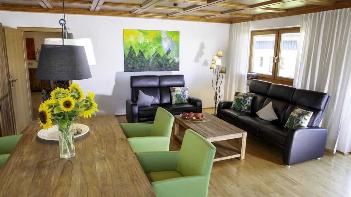 100 M² Appartement ∙ 2 Slaapkamers ∙ 4 Gasten - Bodenmais