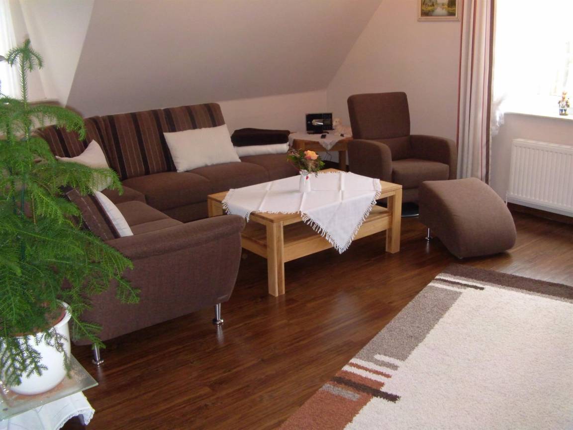 85 M² Ferienwohnung ∙ 2 Schlafzimmer ∙ 4 Gäste - Behringen