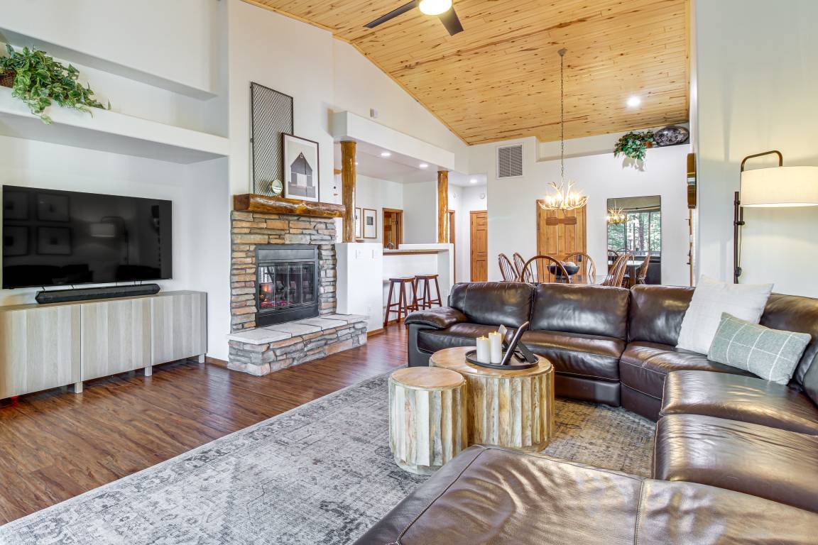 143 M² Apartment ∙ 3 Bedrooms ∙ 7 Guests - Show Low, AZ