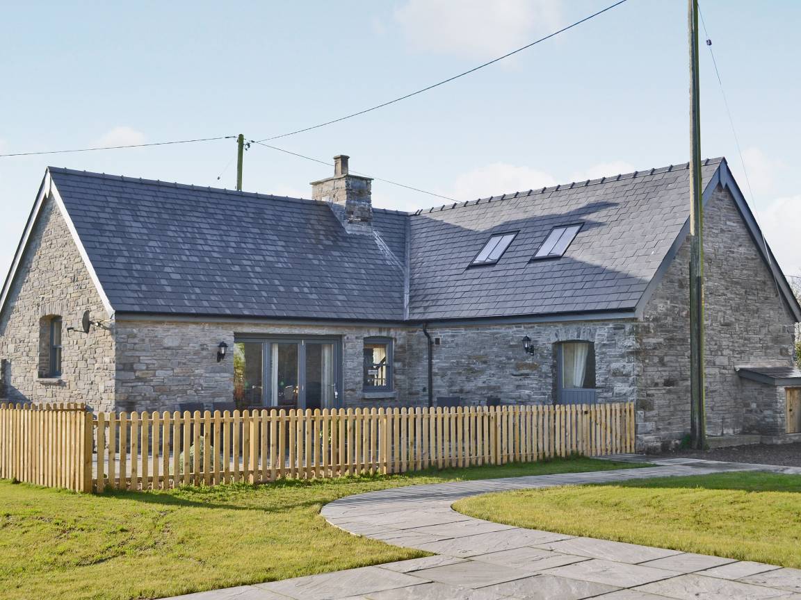 Cottage ∙ 2 Bedrooms ∙ 6 Guests - Llansteffan