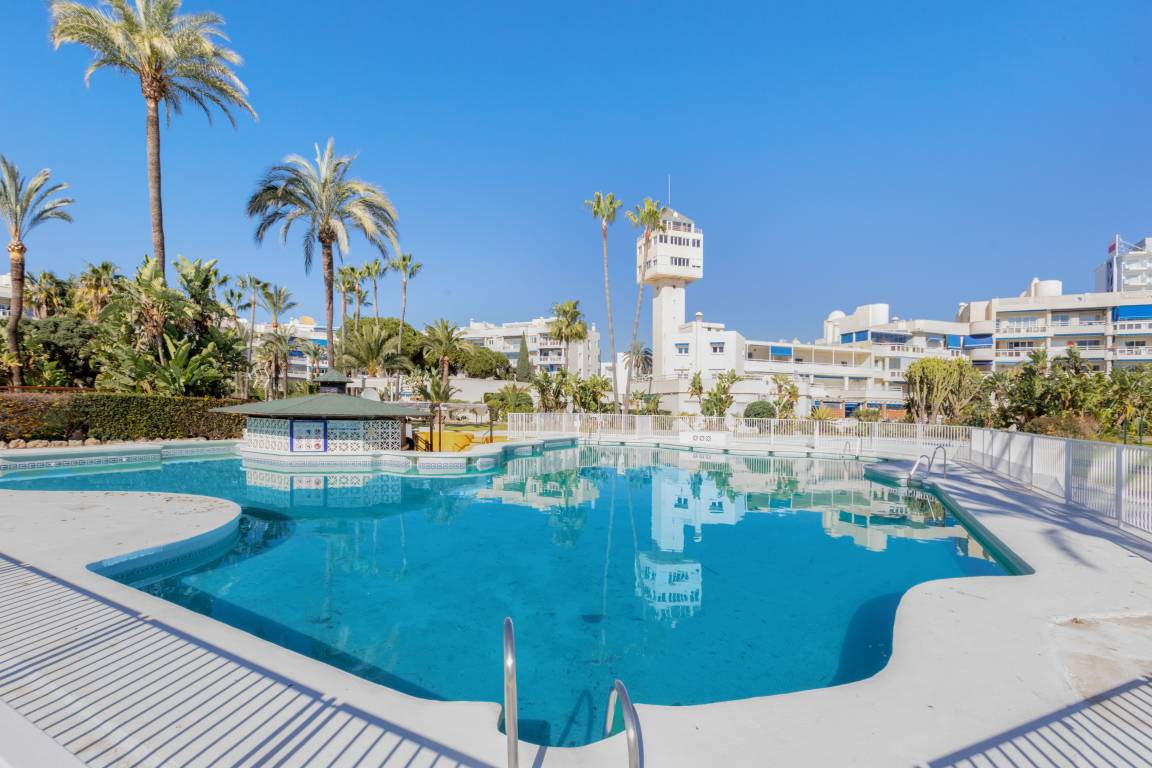 85 M² Apartment ∙ 2 Bedrooms ∙ 4 Guests - Torremolinos