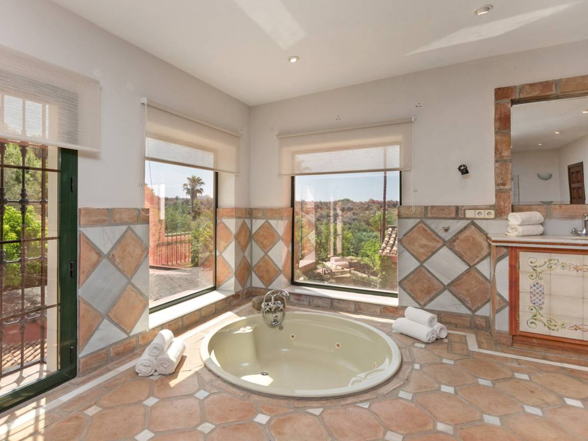 Villa ∙ 12 Bedrooms ∙ 25 Guests - Costa del Sol