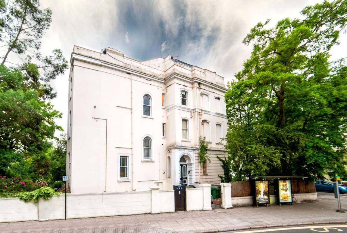 109 M² Apartment ∙ 3 Bedrooms ∙ 9 Guests - Edgware