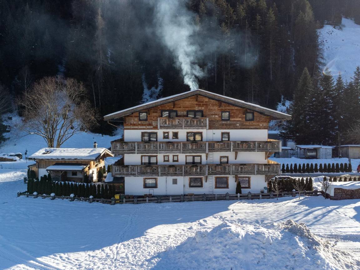 600 M² Ferienhaus ∙ 17 Schlafzimmer ∙ 48 Gäste - Mittersill