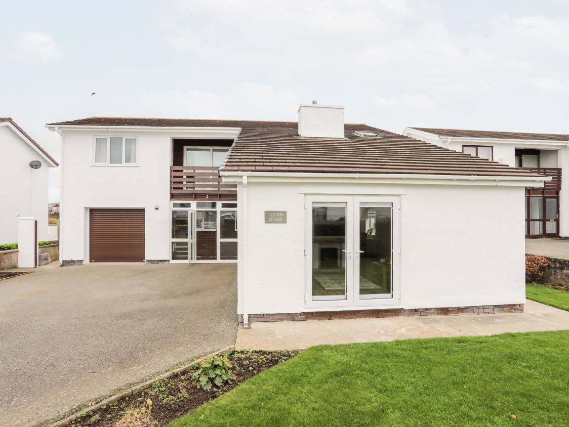 Cottage ∙ 4 Bedrooms ∙ 8 Guests - Trearddur Bay