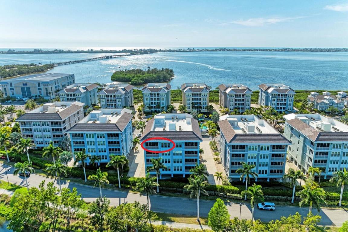 Condo ∙ 3 Bedrooms ∙ 7 Guests - Holmes Beach, FL