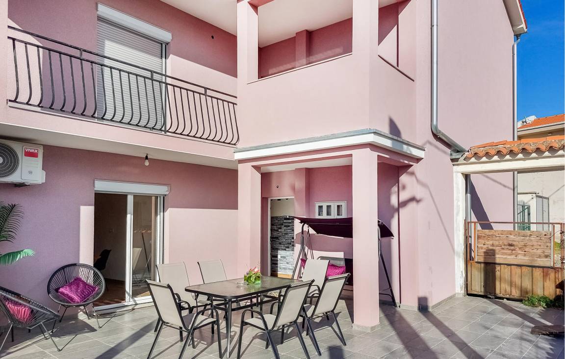 70 M² Ferienhaus ∙ 1 Schlafzimmer ∙ 4 Gäste - Ravni