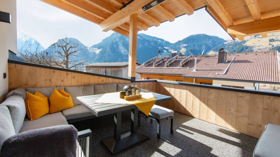 70 M² Apartment ∙ 2 Bedrooms ∙ 4 Guests - Mayrhofen