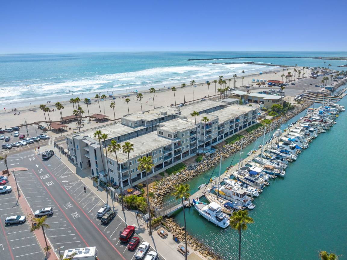 98 M² Condo ∙ 2 Bedrooms ∙ 6 Guests - Oceanside, CA