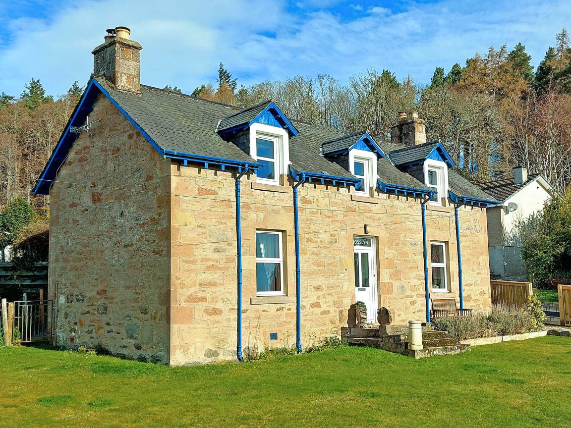 Cottage ∙ 3 Bedrooms ∙ 5 Guests - Loch Glass