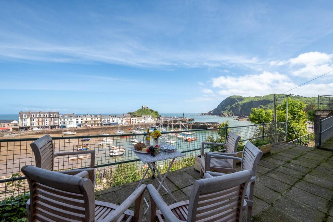 Cottage ∙ 5 Bedrooms ∙ 10 Guests - Ilfracombe