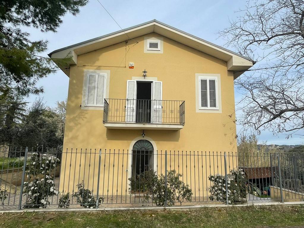 150 M² Villa ∙ 3 Schlafzimmer ∙ 10 Gäste - San Benedetto del Tronto