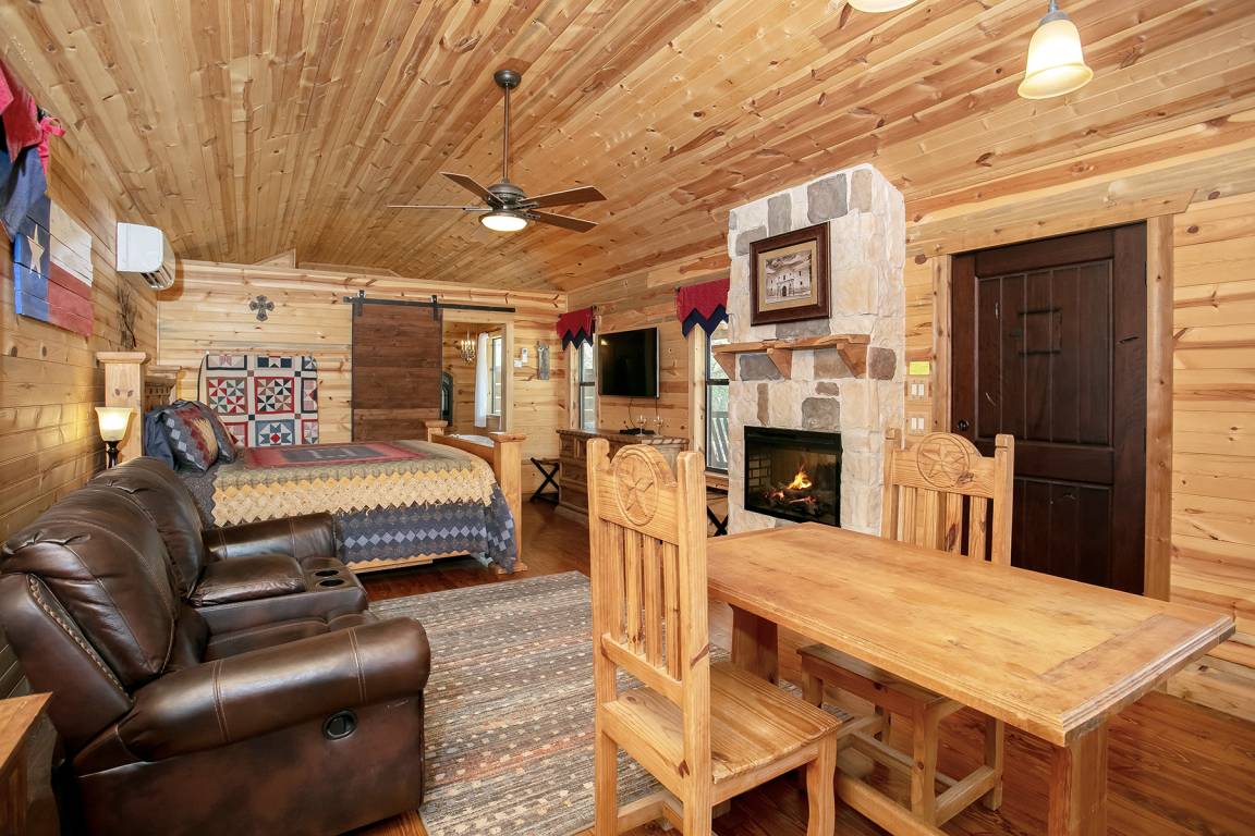 Cabin ∙ 1 Bedroom ∙ 2 Guests - Texas