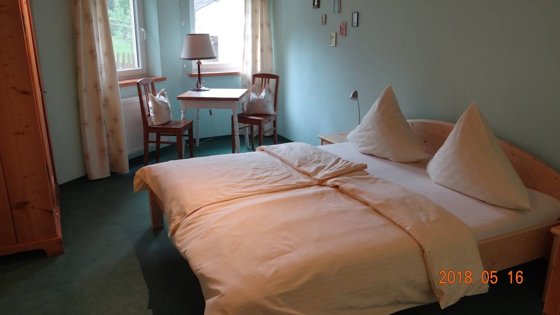 70 M² Ferienwohnung ∙ 2 Schlafzimmer ∙ 4 Gäste - Hirschberg