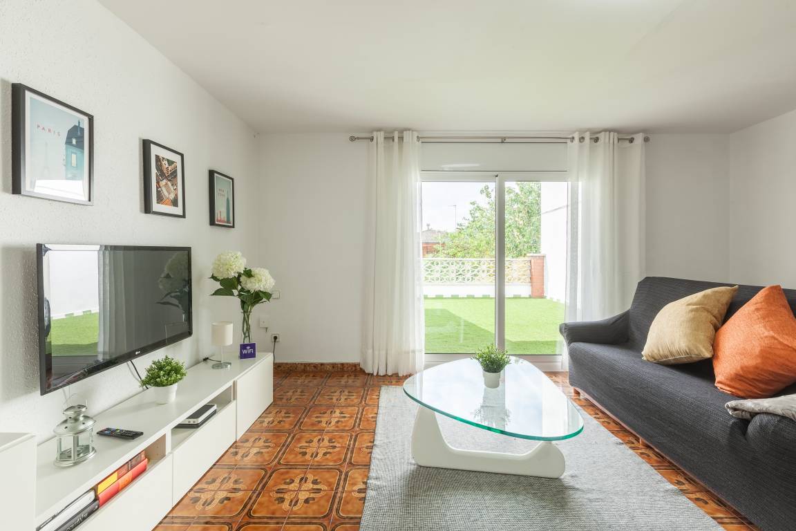 100 M² Apartamento ∙ 3 Habitaciones ∙ 6 Huéspedes - Martorell