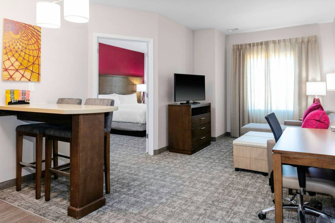 Hotel ∙ 1 Bedroom ∙ 5 Guests - Leander, TX