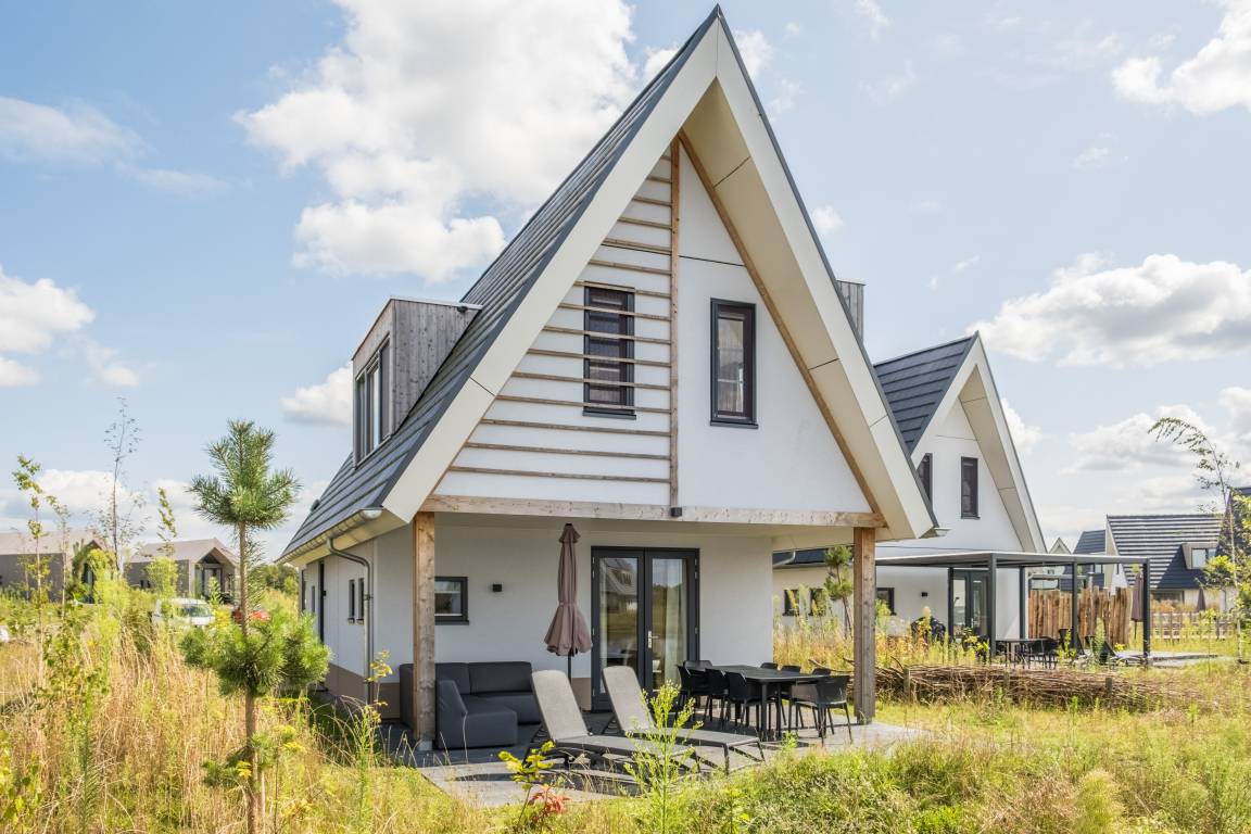 158 M² Bungalow ∙ 4 Slaapkamers ∙ 8 Gasten - Helmond