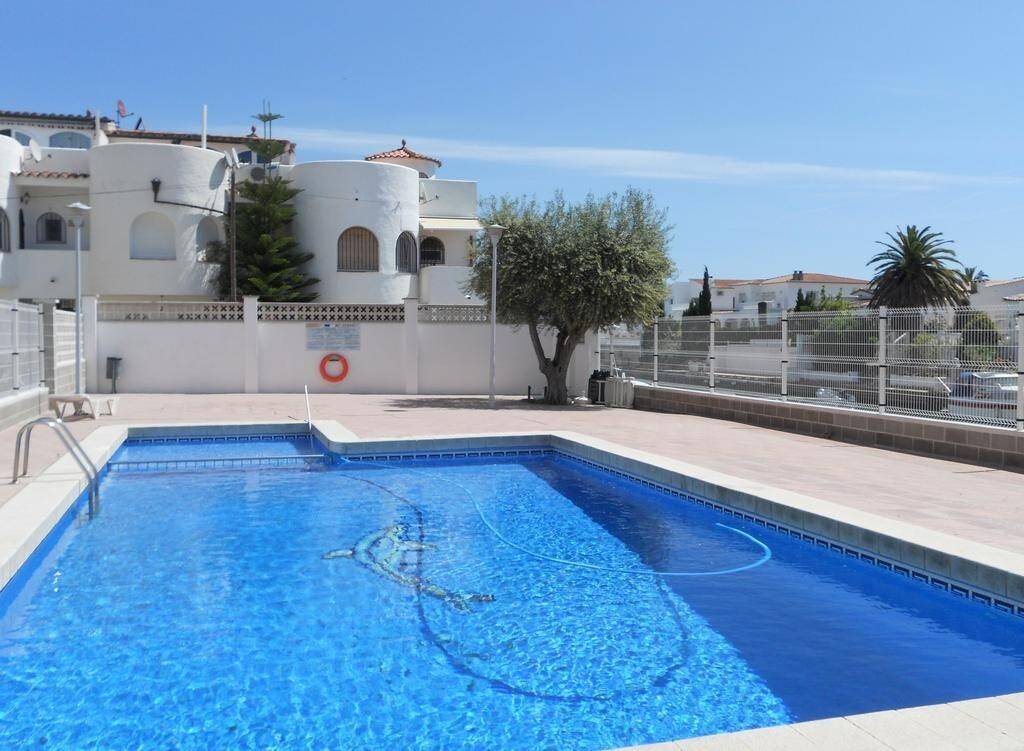 57 M² Apartamento ∙ 2 Habitaciones ∙ 6 Huéspedes - Ampuriabrava