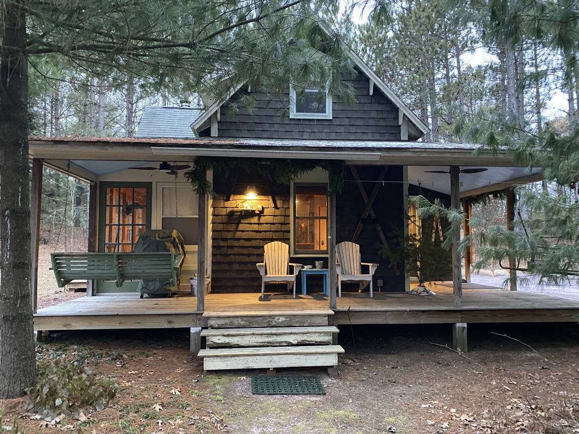 112 M² Cabin ∙ 2 Bedrooms ∙ 4 Guests - Buffalo, NY