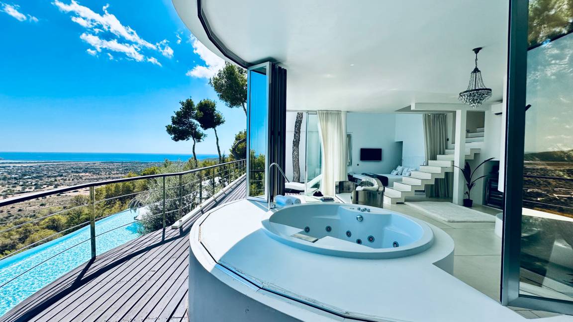 560 M² Villa ∙ 8 Bedrooms ∙ 12 Guests - Ibiza
