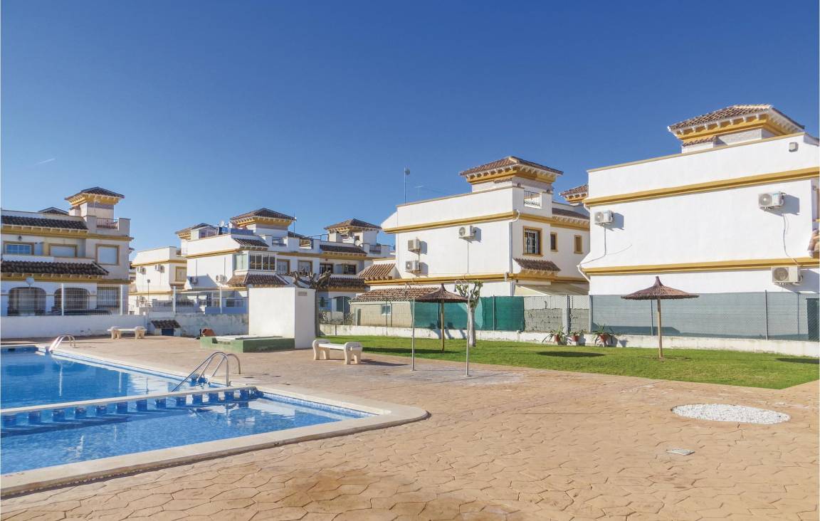 80 M² House ∙ 3 Bedrooms ∙ 6 Guests - Torrevieja