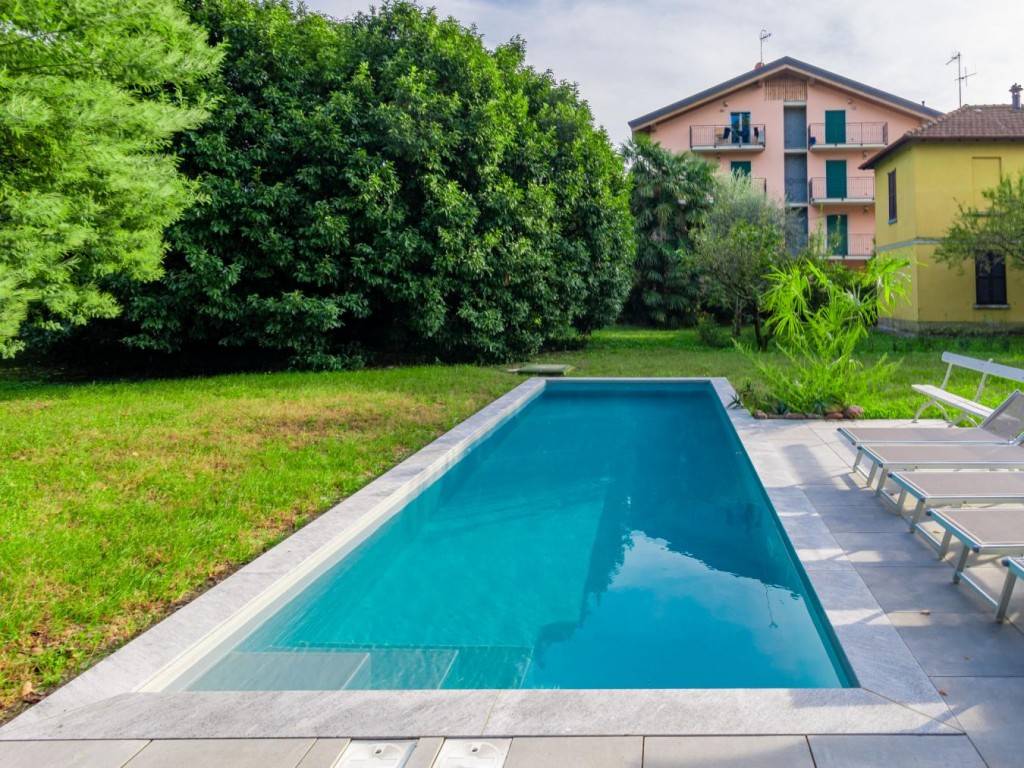 380 M² Maison De Vacances ∙ 5 Chambres ∙ 14 Personnes - Varenna