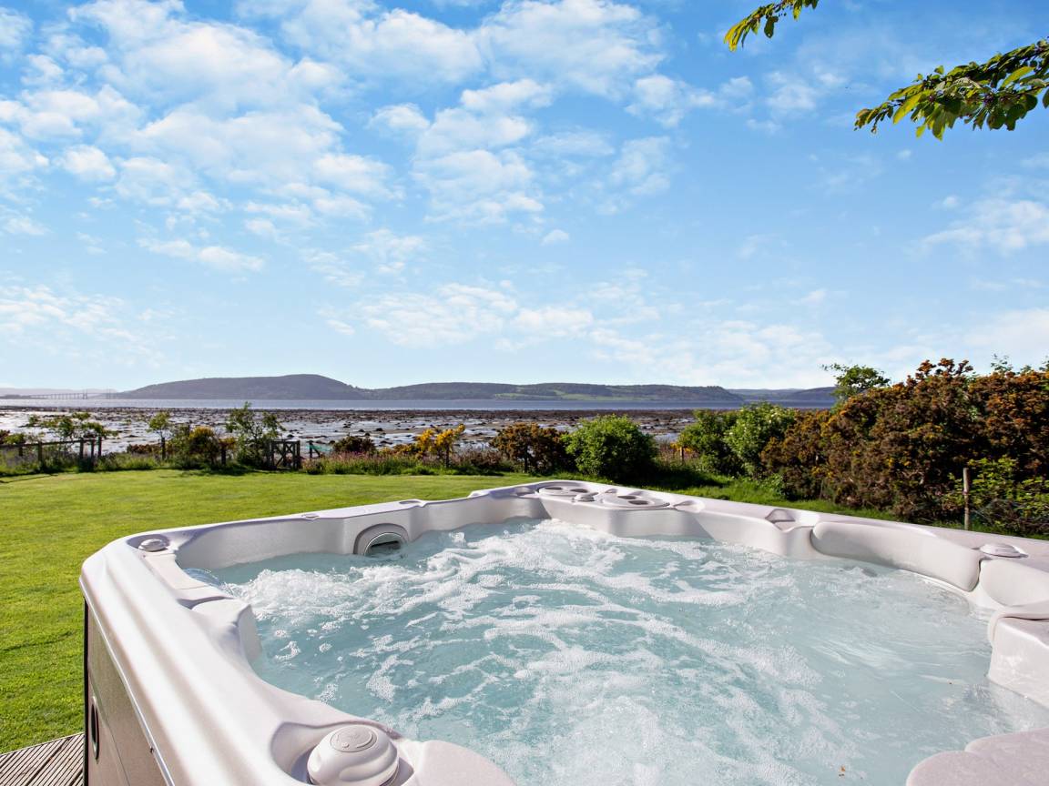 Cottage ∙ 5 Bedrooms ∙ 10 Guests - Inverness