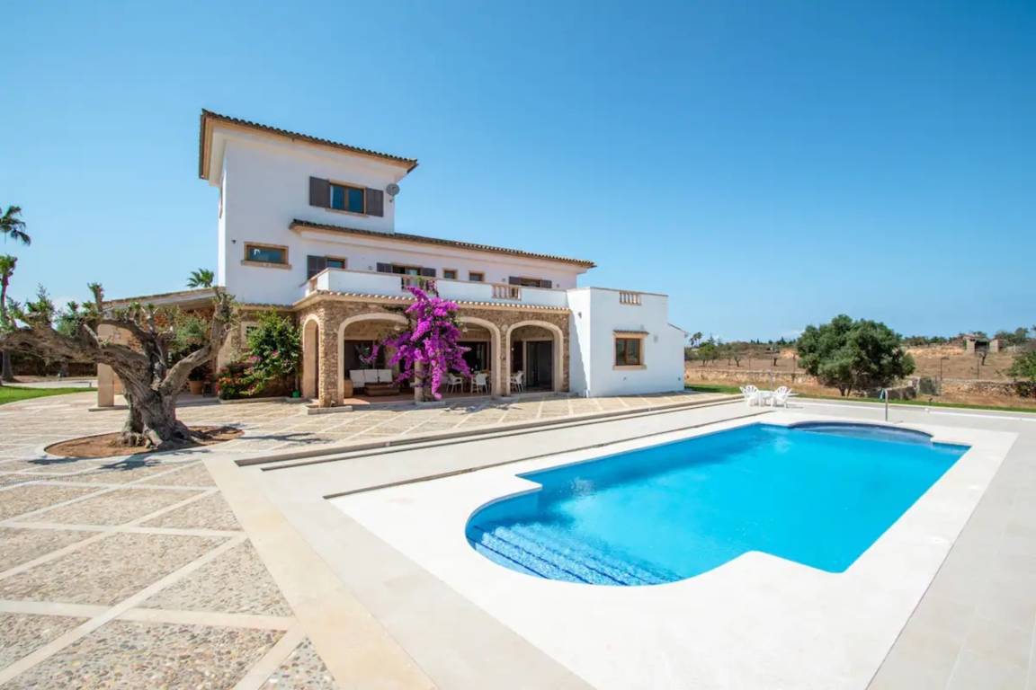 600 M² Villa ∙ 6 Bedrooms ∙ 12 Guests - Can Picafort