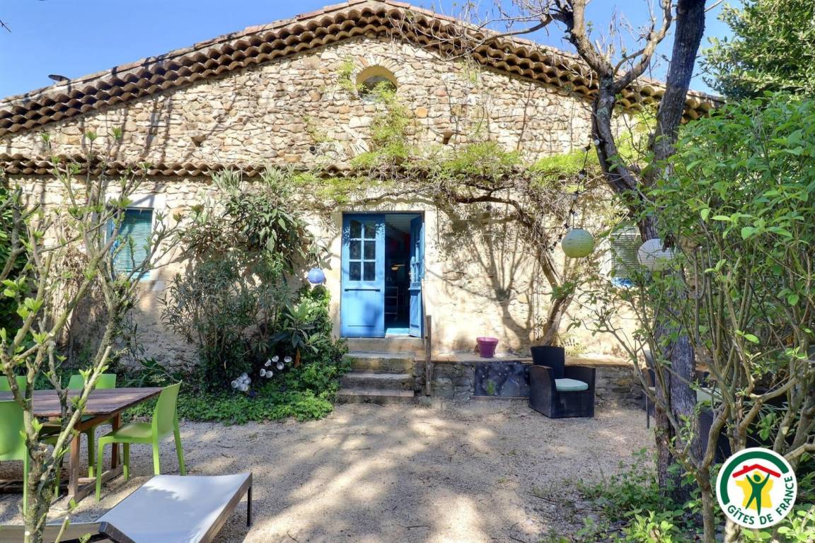 102 M² Gîte ∙ 3 Chambres ∙ 6 Personnes - Montélimar